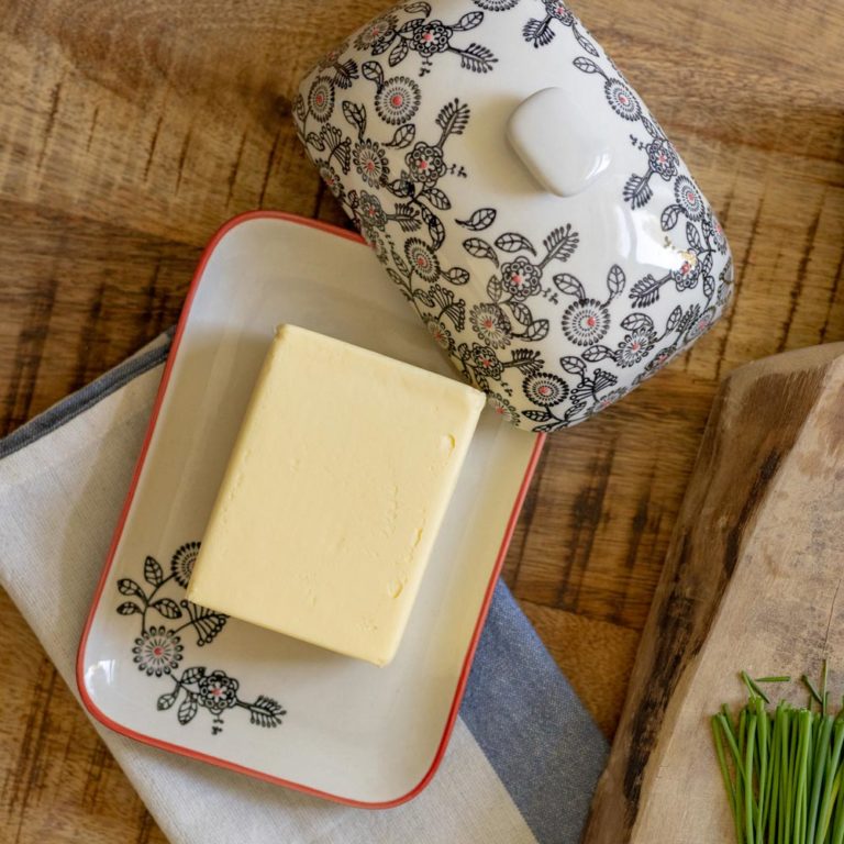 Butterdose aus Steinzeug mit floralem Muster // Tranquillo